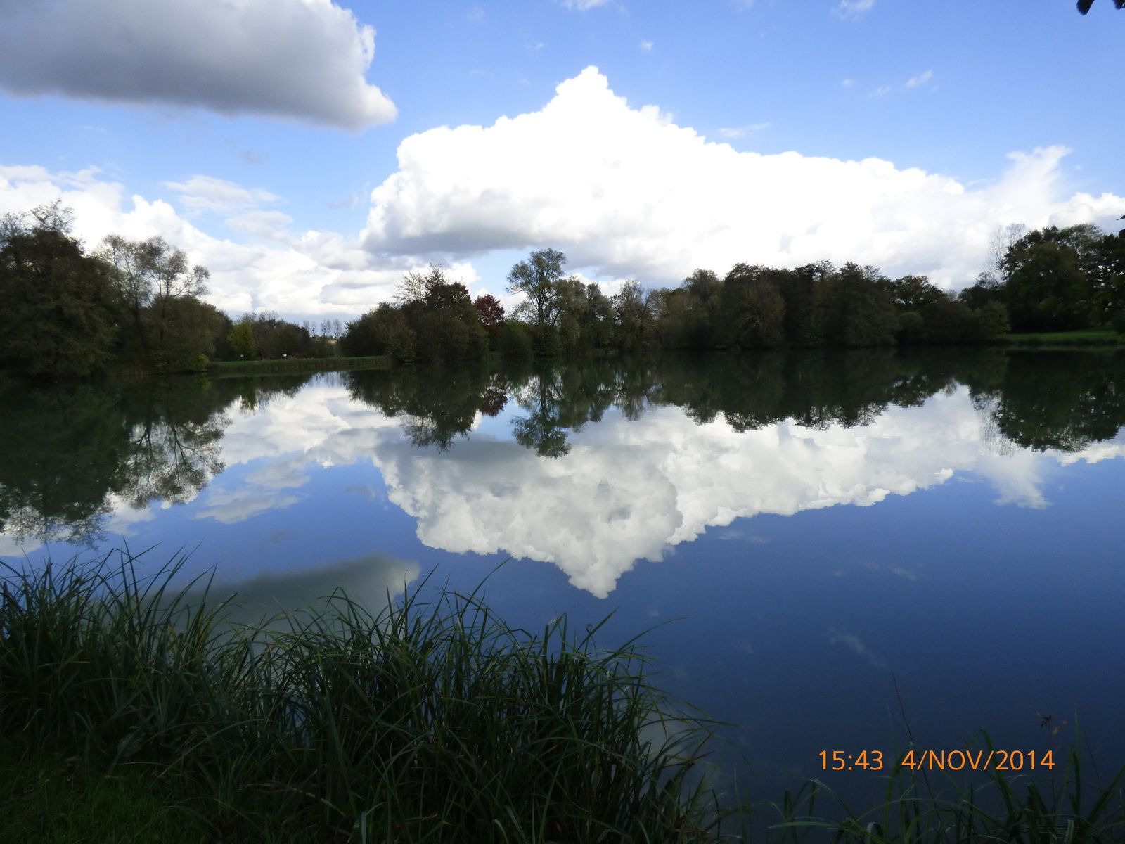 ETAPE 38 : PLAN D'EAU DU RULLIERS A ST VALERIEN - Le QG des Loustiques