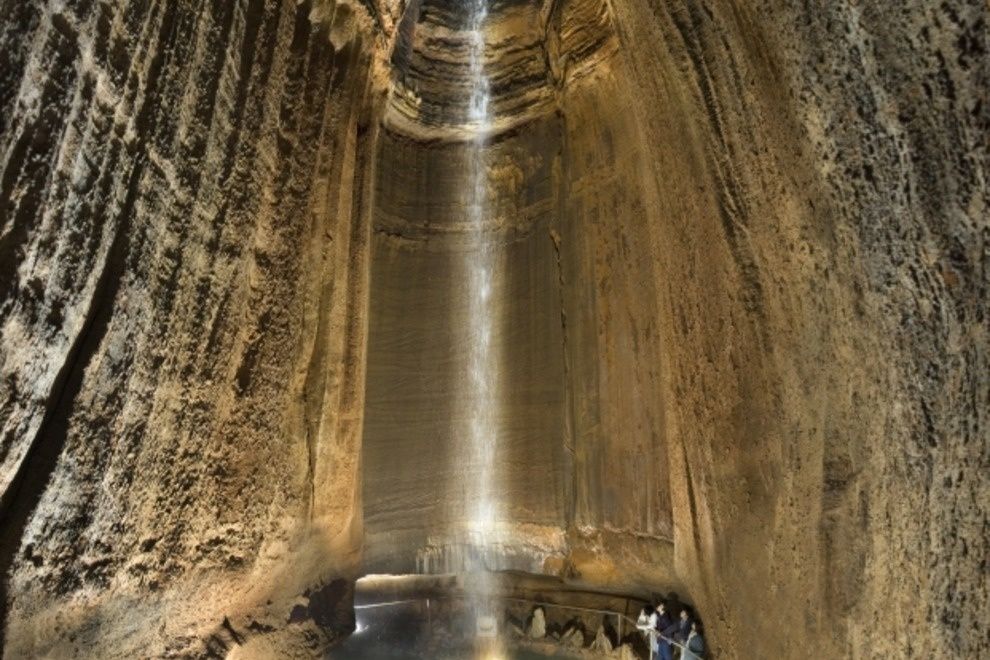 Ruby Falls, une grotte étonnante, Chattanooga, Tennessee, USA - Quilaztli, un petit monde d'histoire