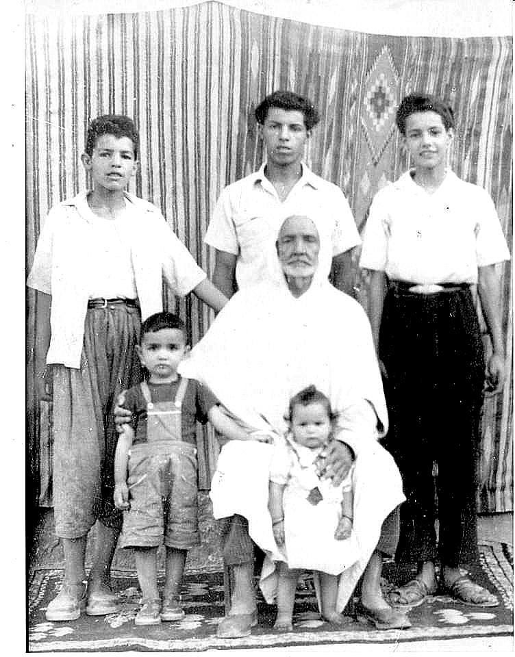 Les BENAMAR : PHOTO DE FAMILLE DE l’Année 1952 - المدينة التي تسكنني ولا أسكنها
