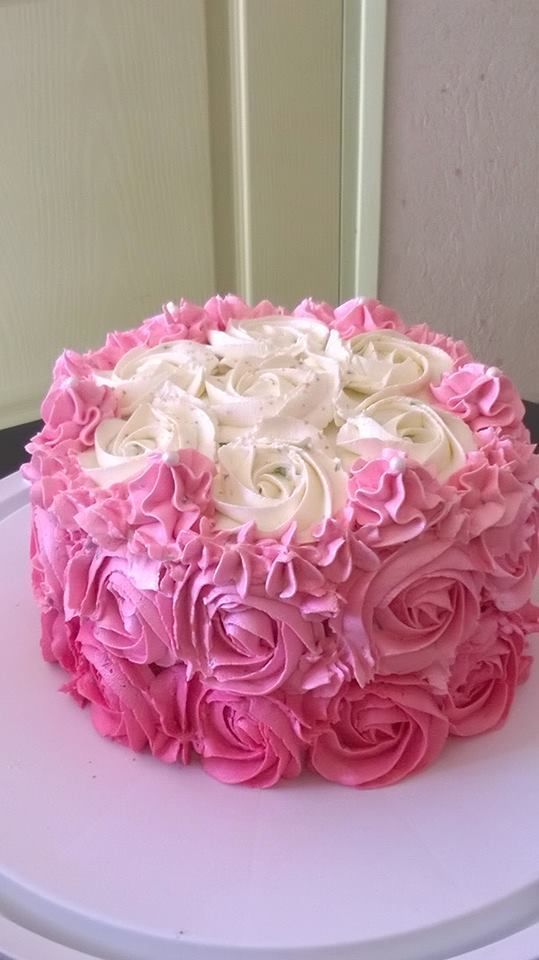 Fraisier façon rose ombre layer cake! - oups la gourmande Fraisier façon rose ombre layer cake! - oups la gourmande