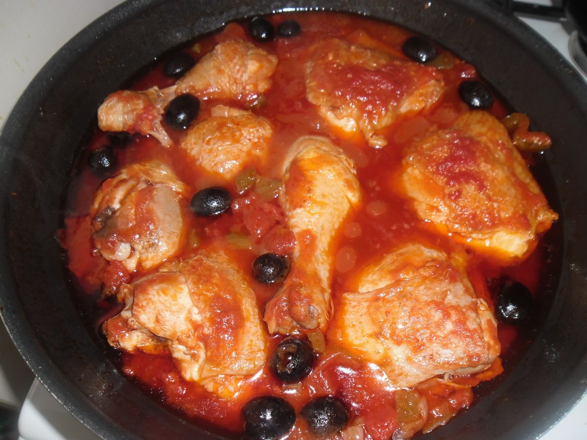 Poulet Sauce Tomates Aux Olives Confites La Cuisine A Touti