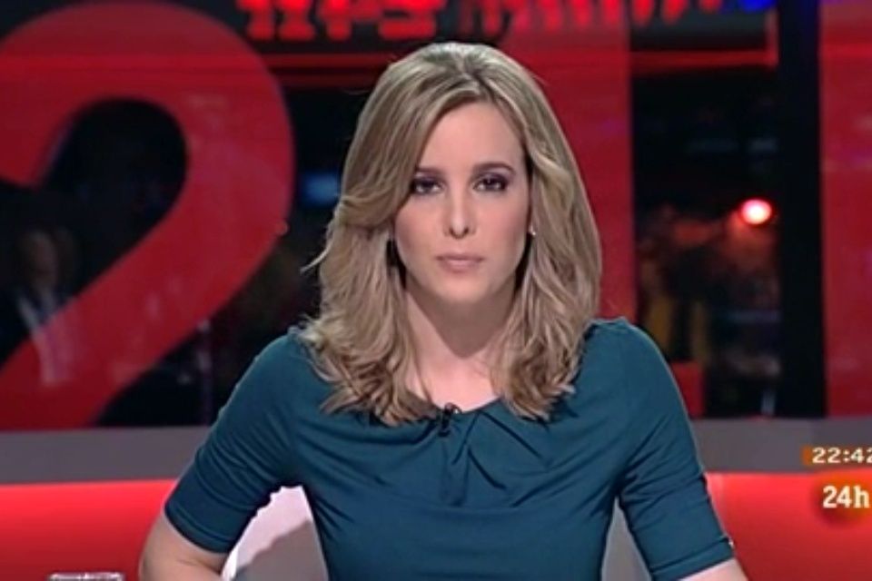 2012 12 05 - ANA IBANEZ-LLORENTE - CANAL 24H - LA NOCHE EN 24H @22H45 ...