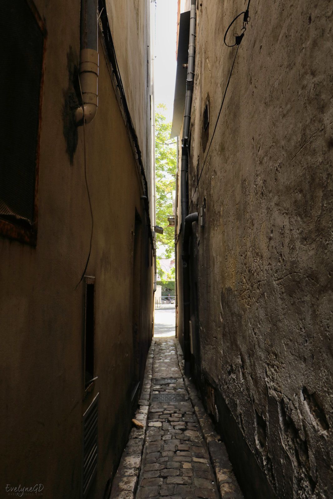 Dans les Ruelles.. - La Seine, la Seine... Mantes-la-Jolie, et Moi...