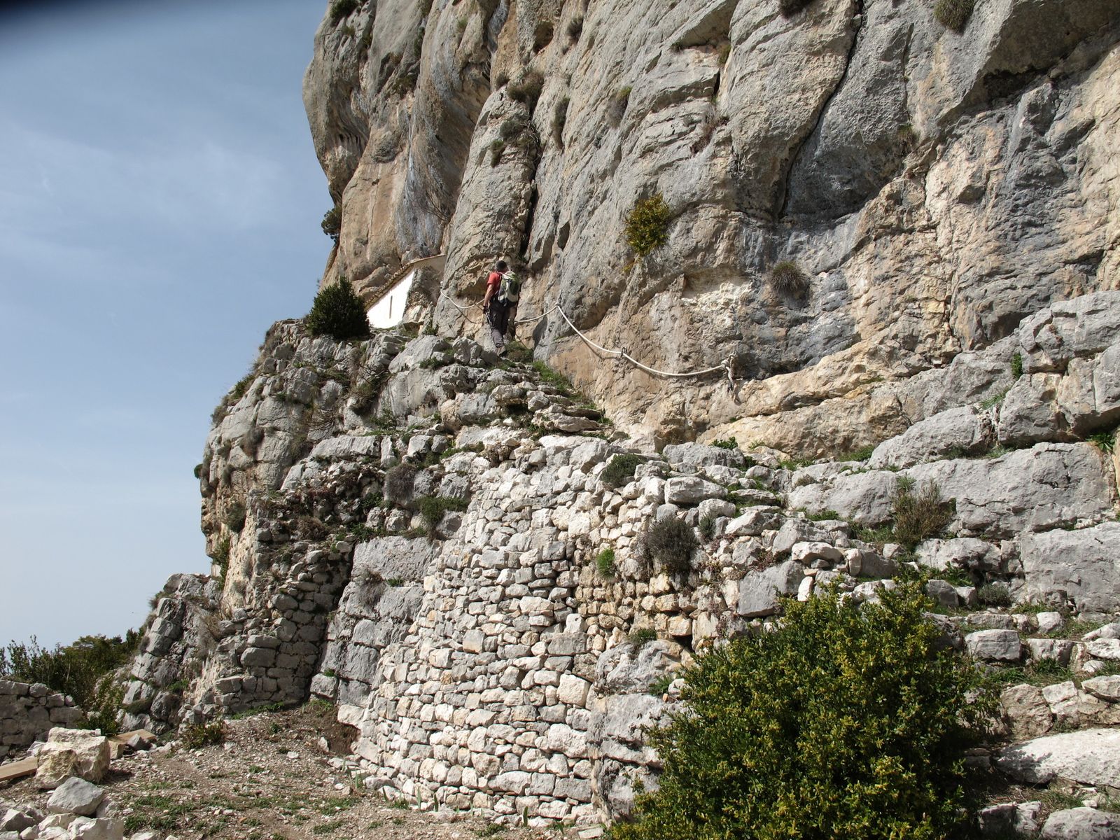 TRAVERSEE DE LA MONTAGNE DE ROBION - RANDO SPELEO CANYON