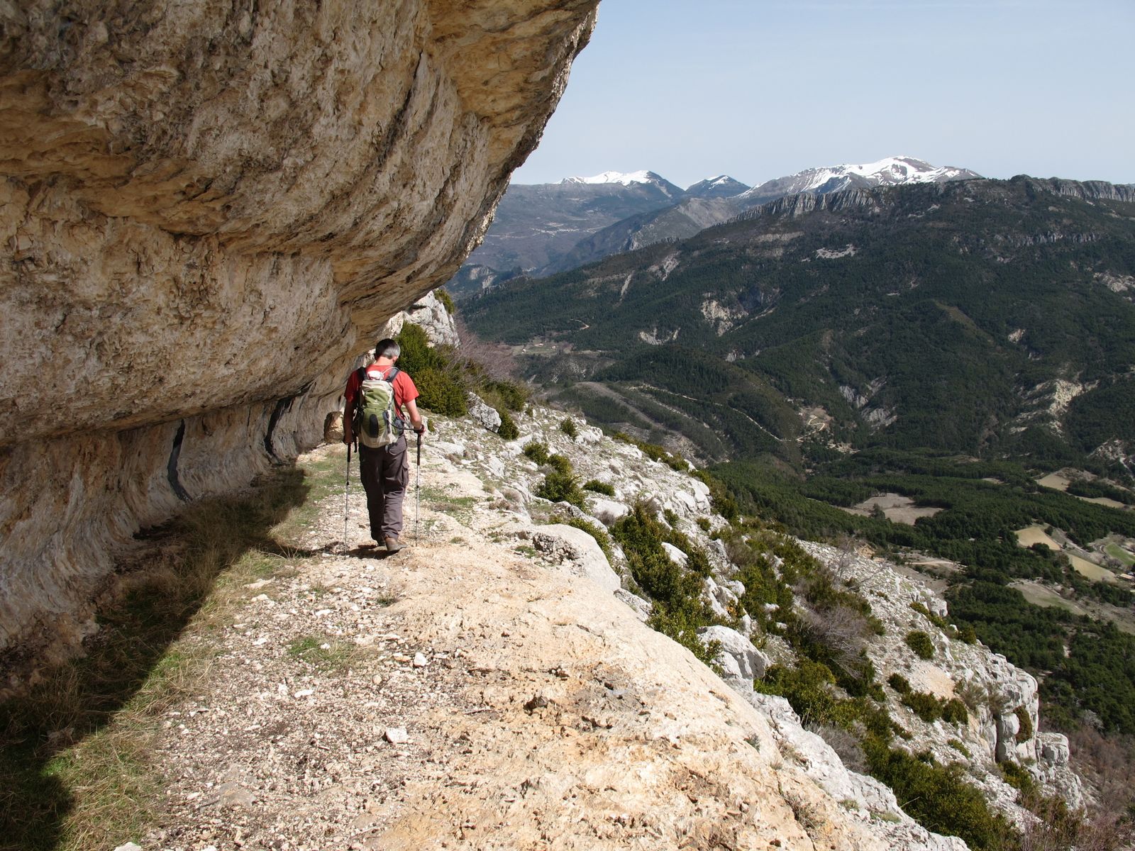 TRAVERSEE DE LA MONTAGNE DE ROBION - RANDO SPELEO CANYON