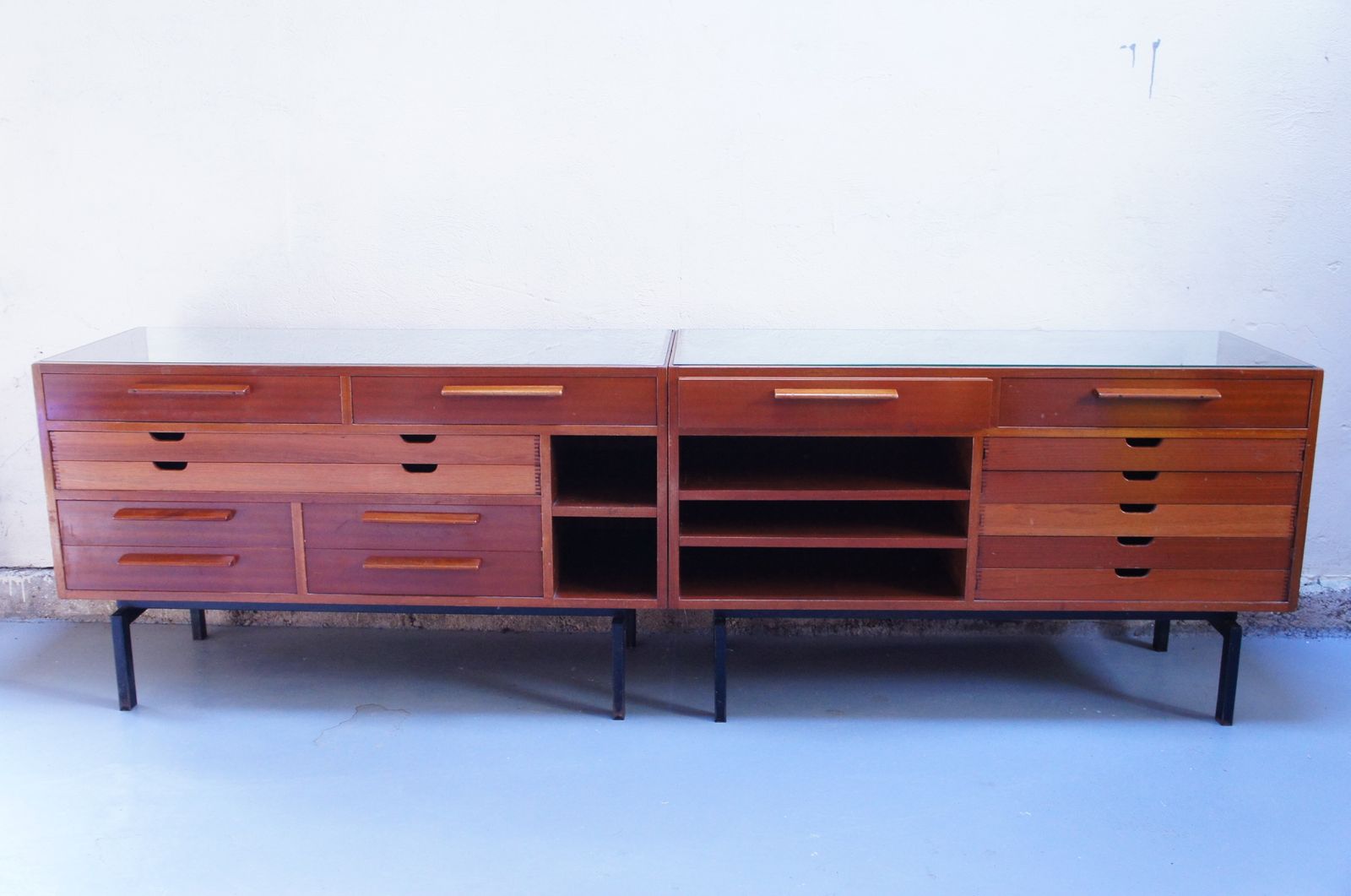 Vendu - Présentoir enfilade vintage buffet manufacture francaise design ...