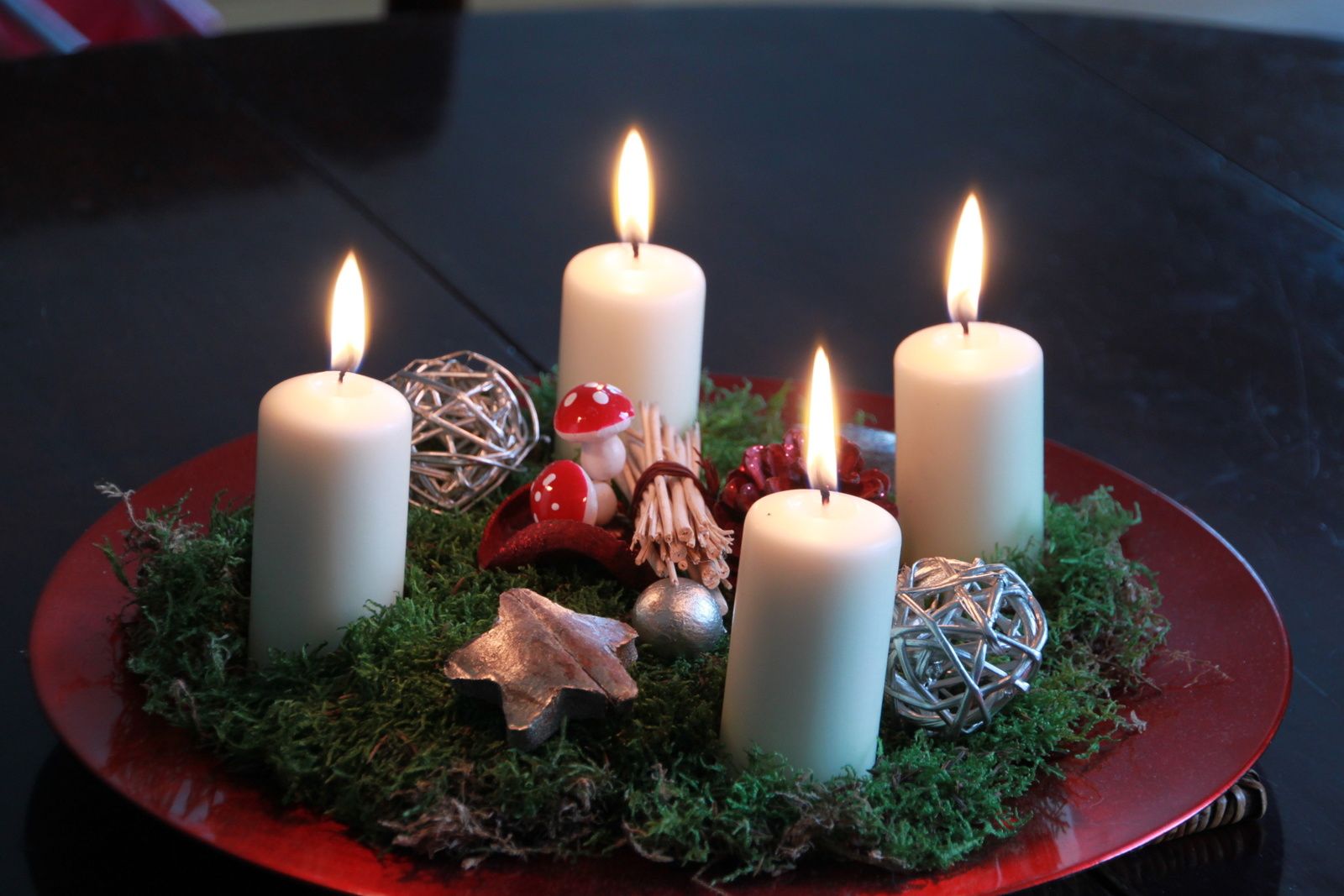 DIY: Couronne de l'Avent toute simple - littleprinceleblog.com