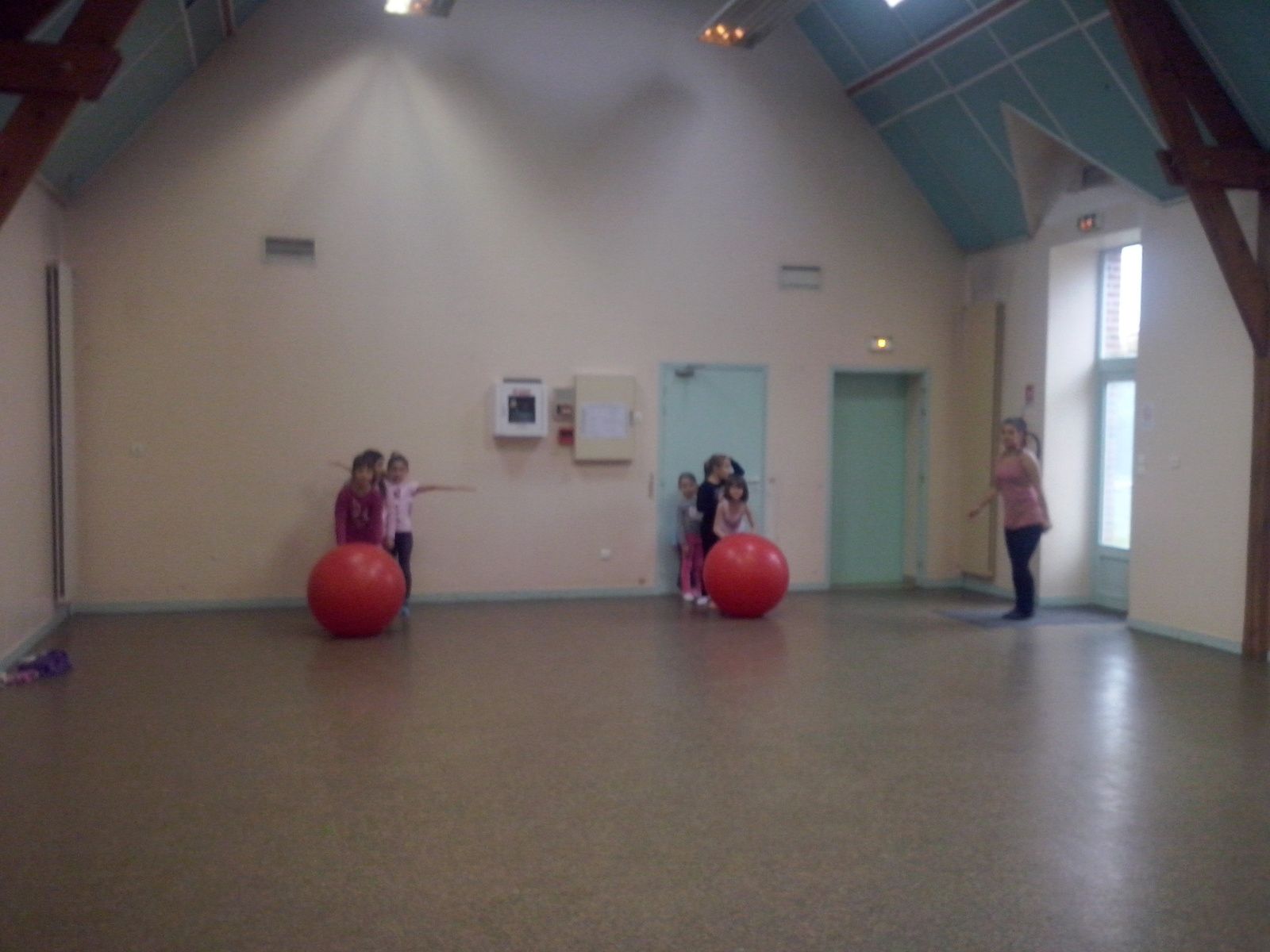 baby twirling et mini twirl échauffement 19 novembre 2014 - Twirling ...