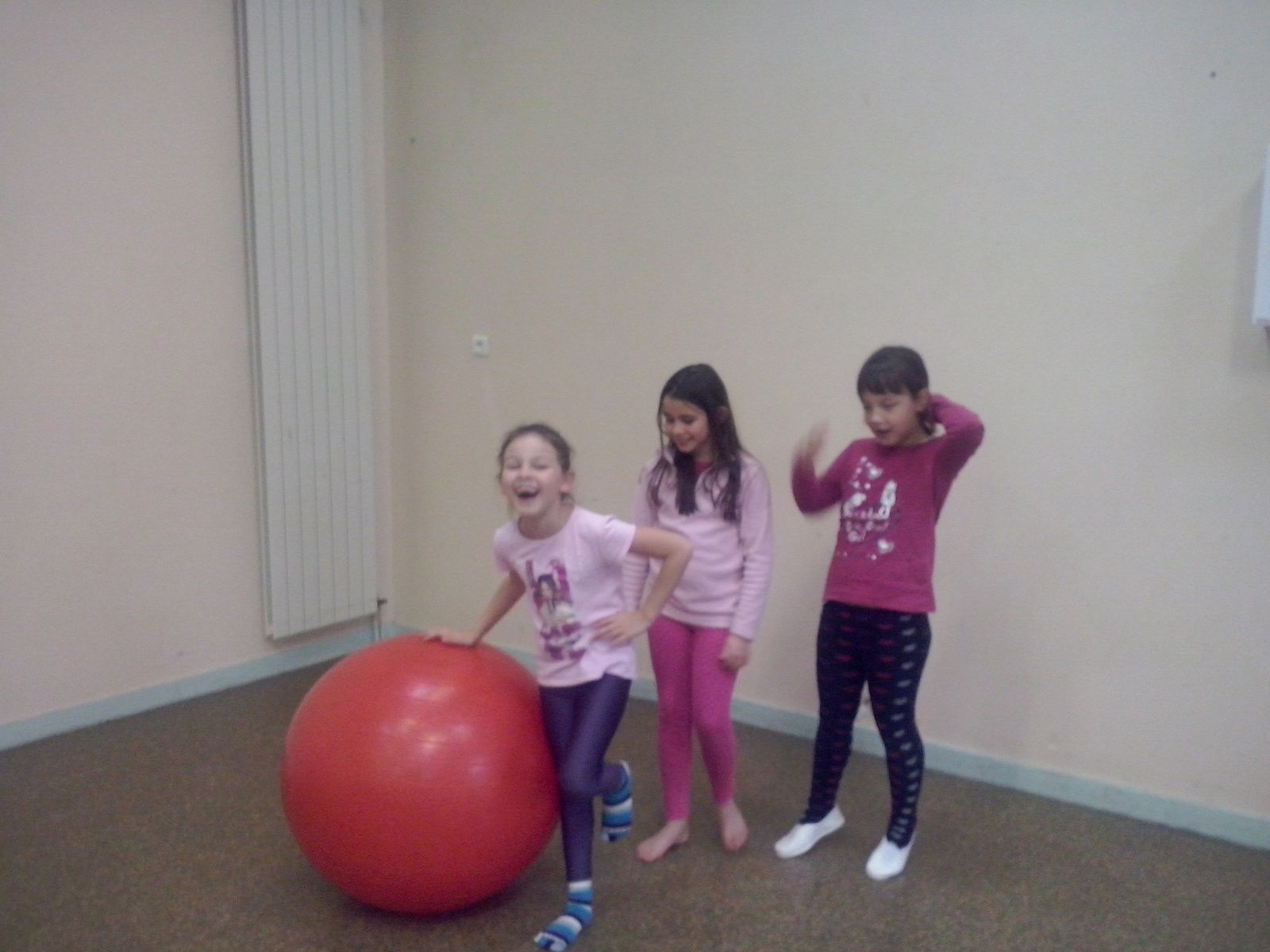 baby twirling et mini twirl échauffement 19 novembre 2014 - Twirling ...