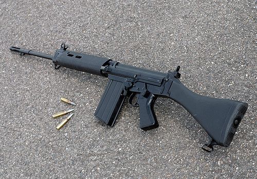 fn FAL - weapon addict