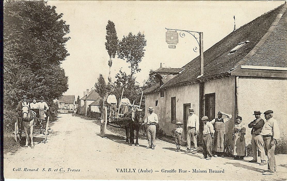 Une page cartes postales anciennes de Vailly - Le petit journal de Vailly