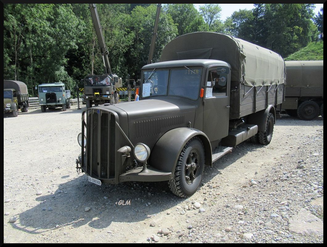 Baumaschinenbilder.de - Forum | Oldtimer-LKWs | Saurer LKW - die Sammlung
