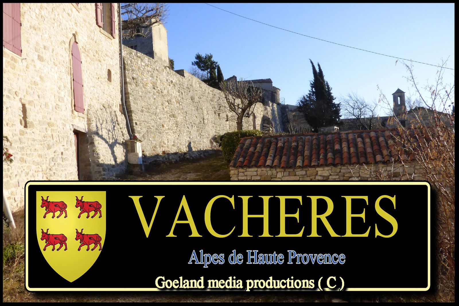 VACHERES village perché des marches de Haute Provence en LUBERON ...