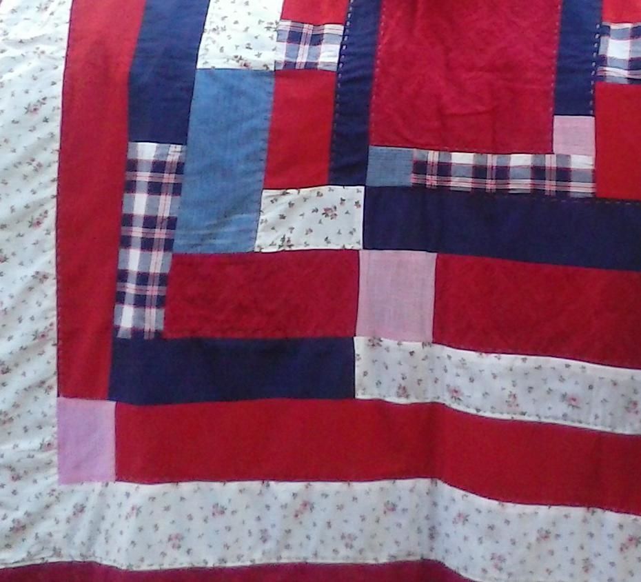 Plaid en patchwork bleu et rouge - brocndeco.overblog.com