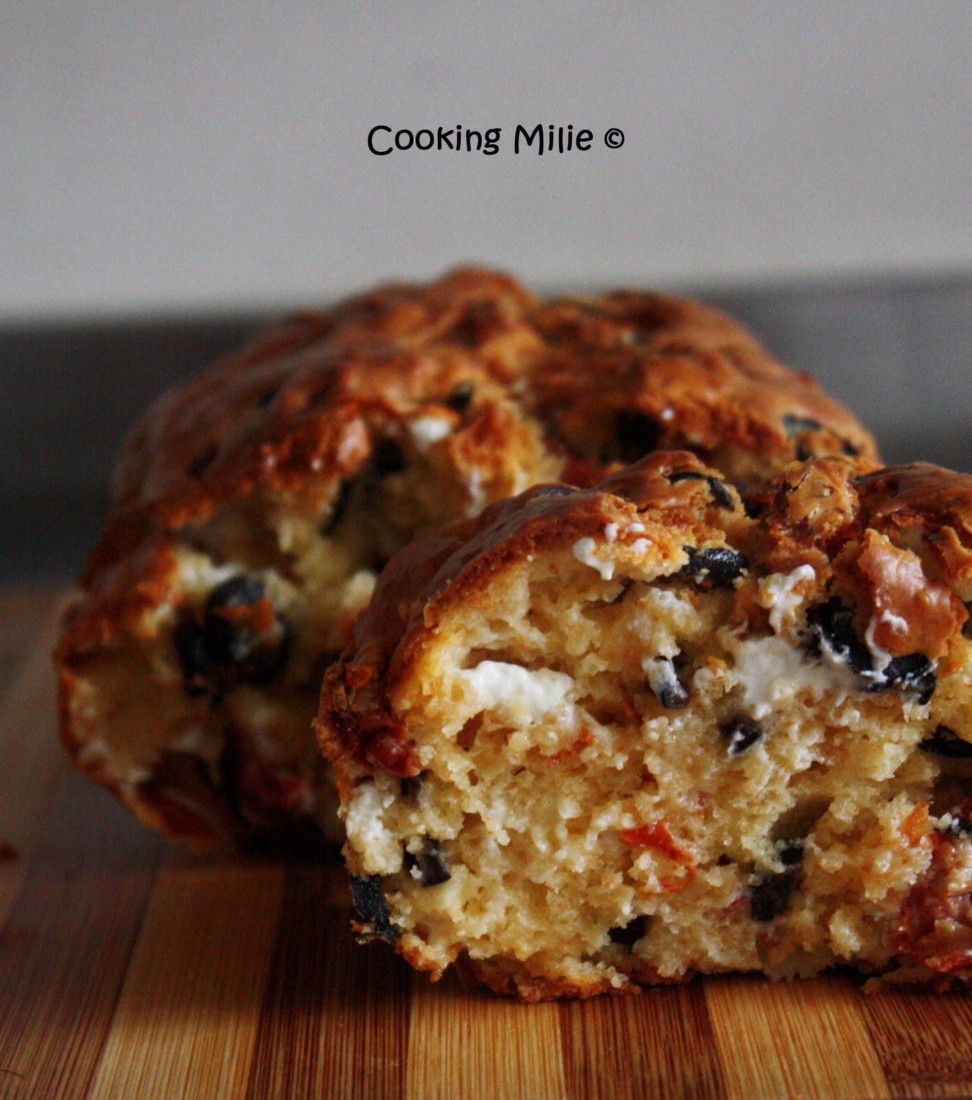 Apéritif dinatoire #66 - Cake aux tomates séchées, olives noires et ...