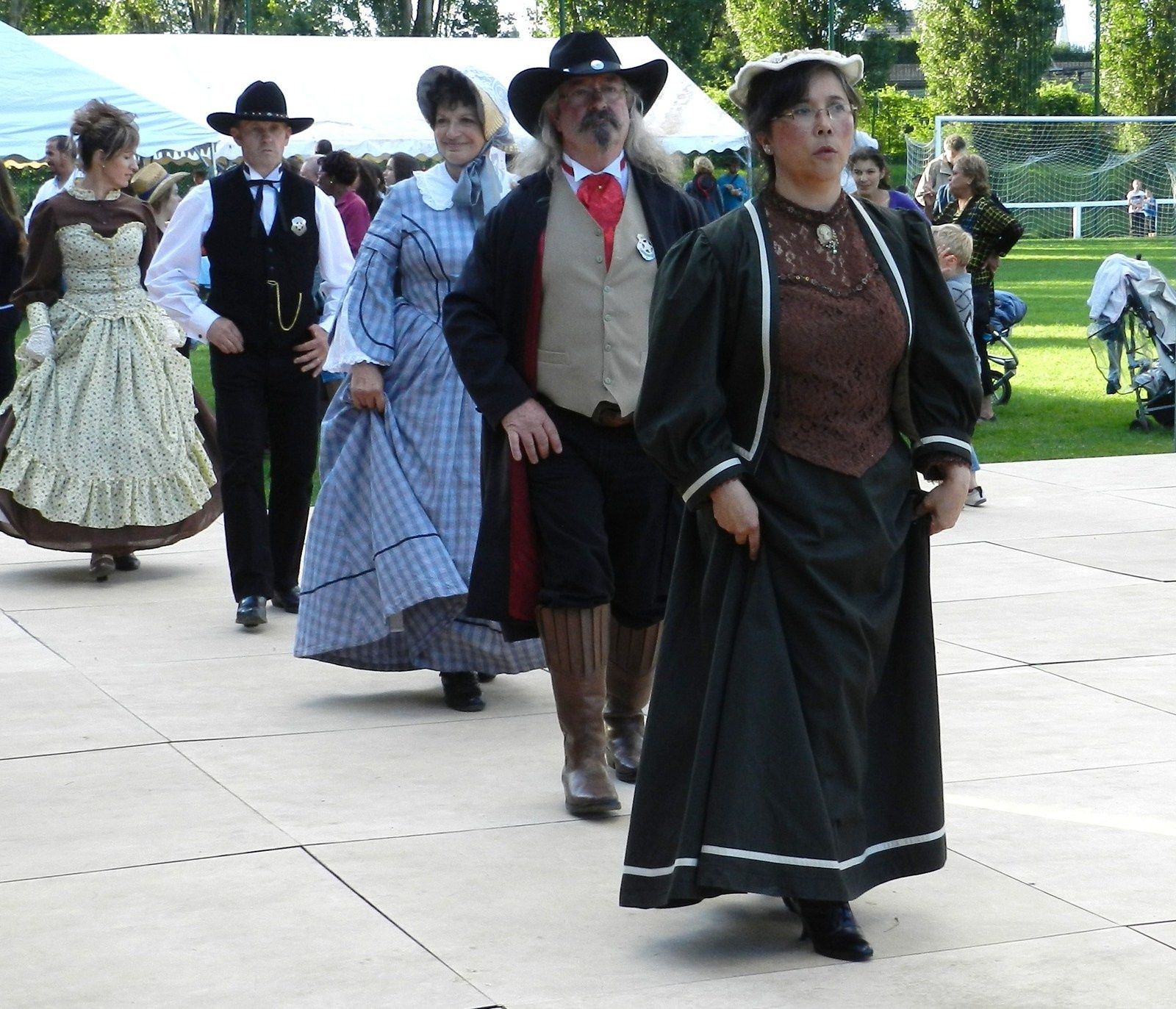 ALBUM-WESTERN A SAINT CYR L'ECOLE - Danny'Guns et Cheyenne