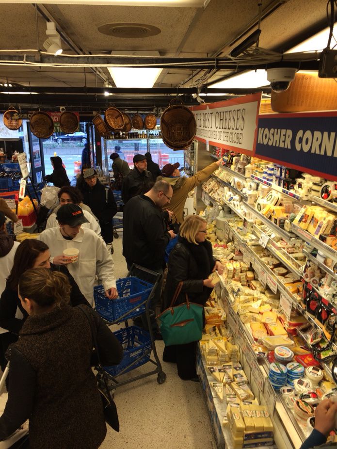 Zabar's ou le paradis du fromage et autres merveilles - Romain & Austin ...