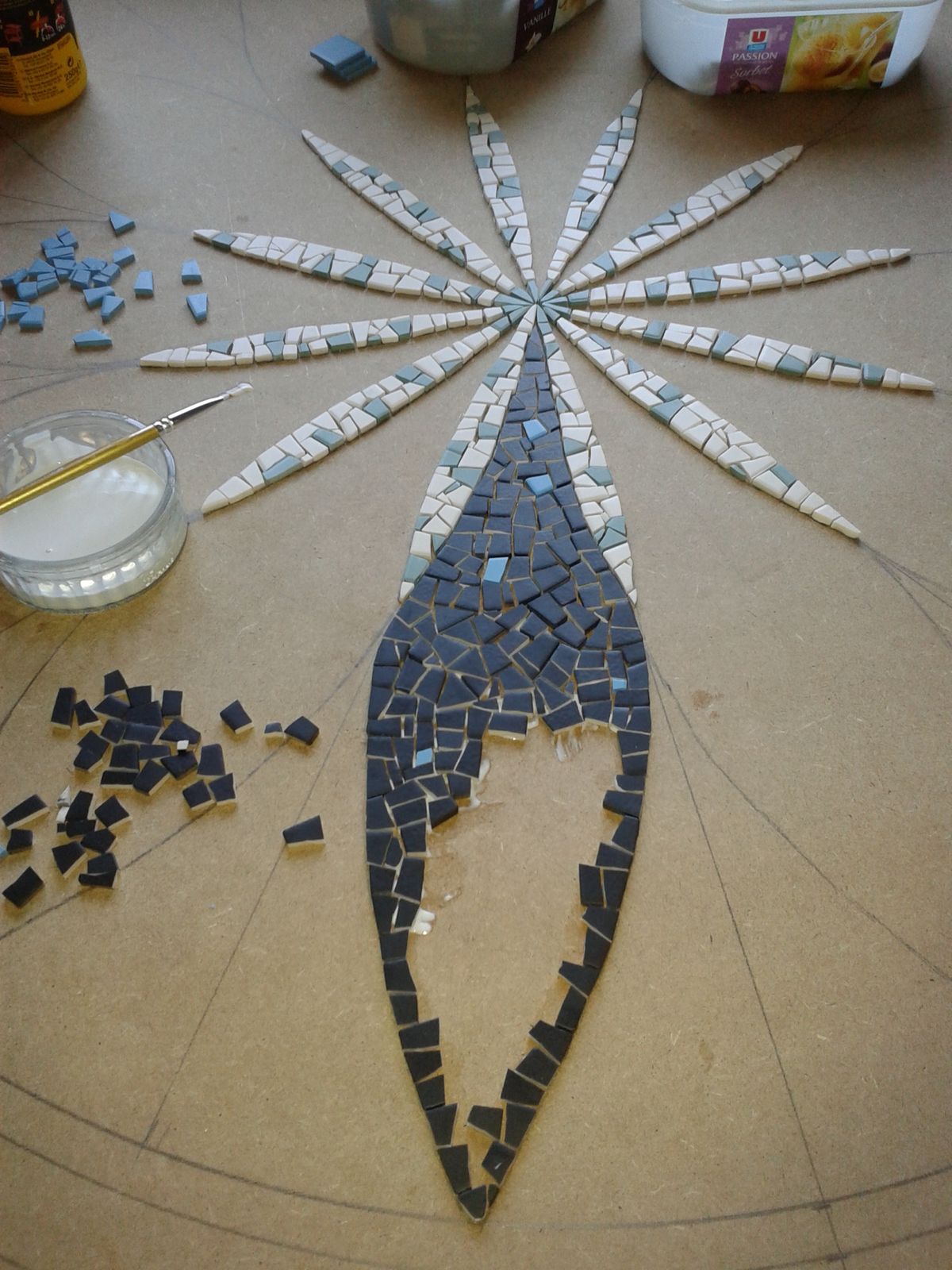 Plateau de table en Mosaïque Mandala fleur - Le blog de lolottepassion