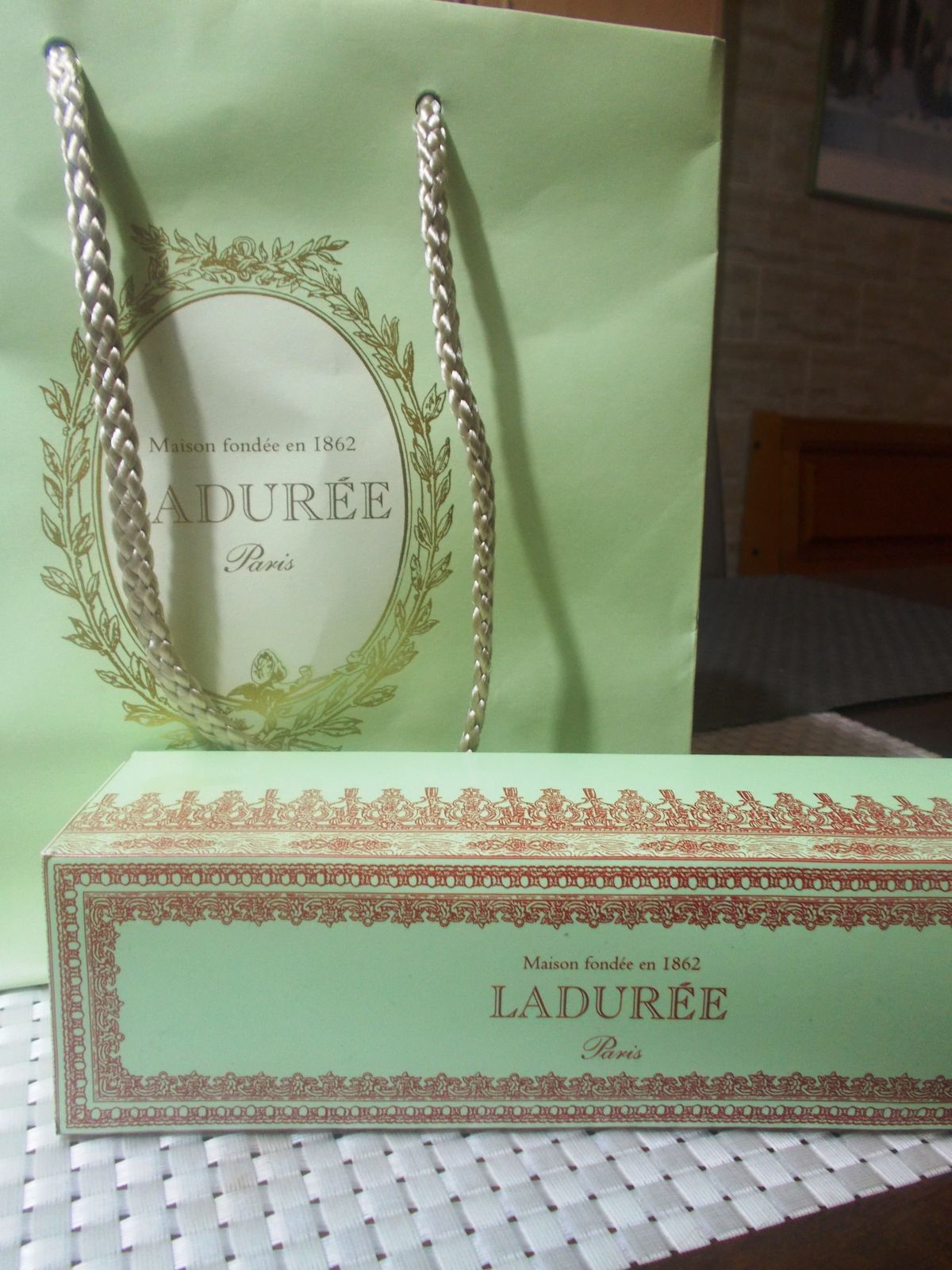 E alla fine arriva Ladurée; Parigi, riflessioni e Macaron! - La Gustoteca