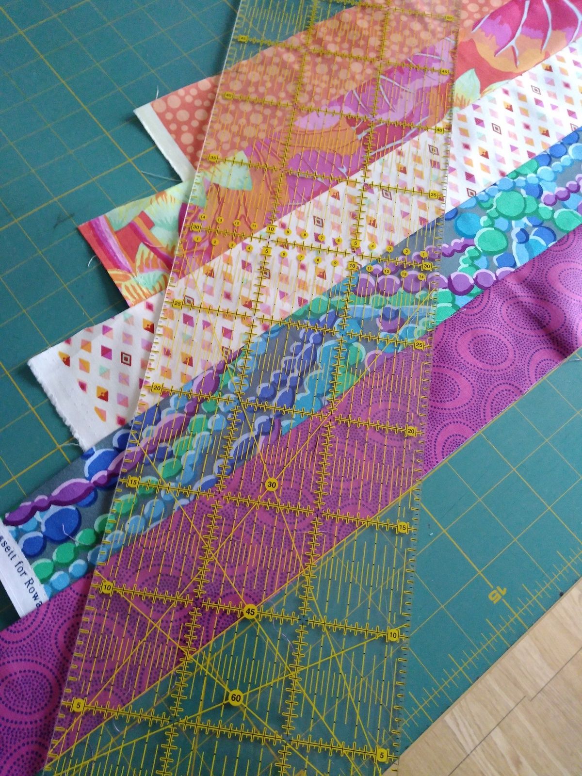 Réalisé avec les bandes d'un Kelly Roll, pour réaliser un patch avec ...