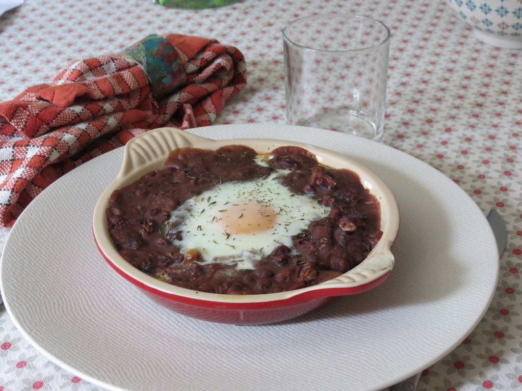 oeufs "cocottes" aux haricots rouges - Saperlicroquette