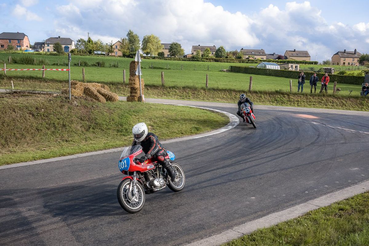 Ca n 'étonnerais que vous lisiez cela hahha l hiver n' est pas assez ...