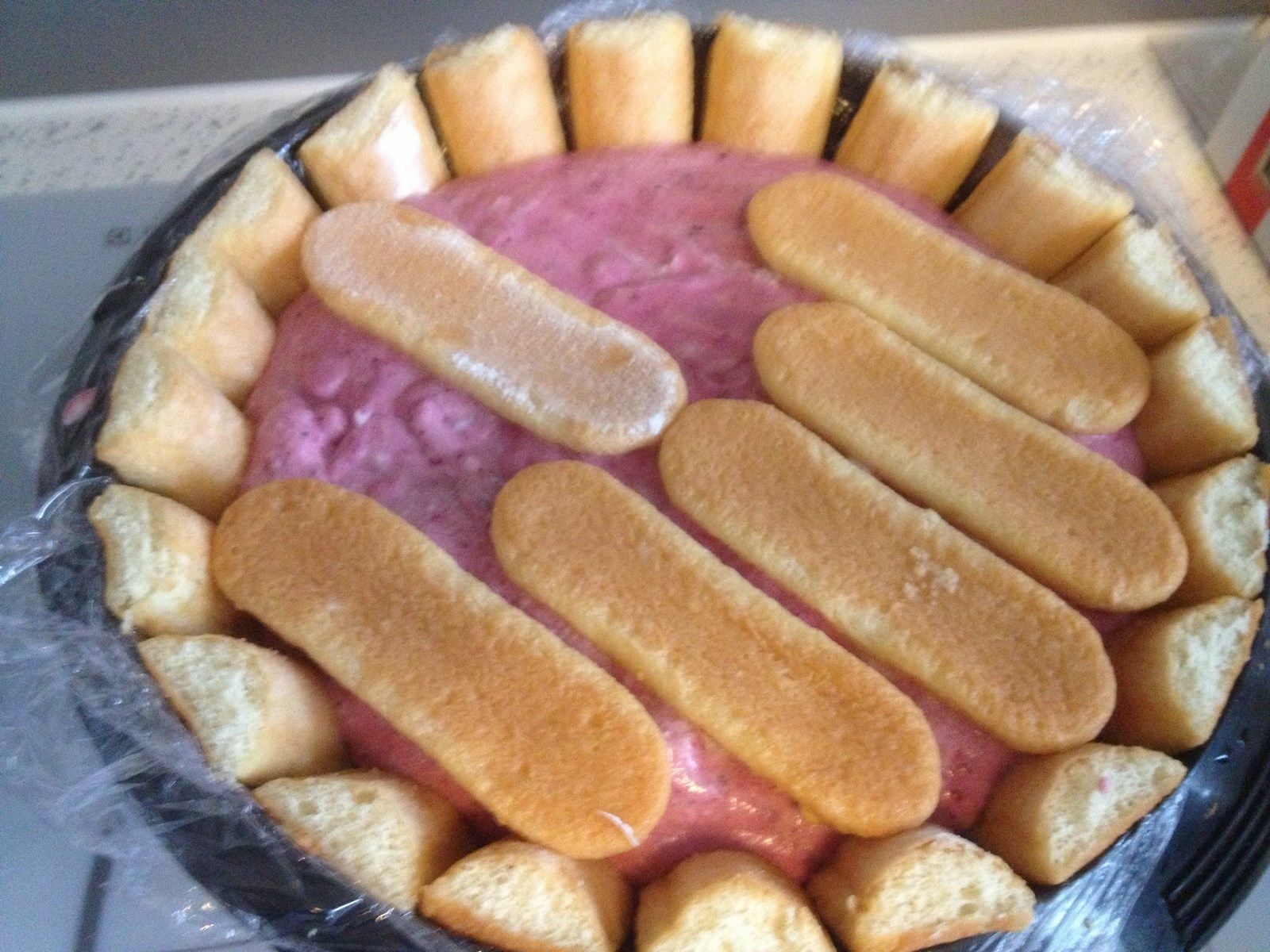 Charlotte aux fruits rouges et aux fraises Tagada - Chez Cyril