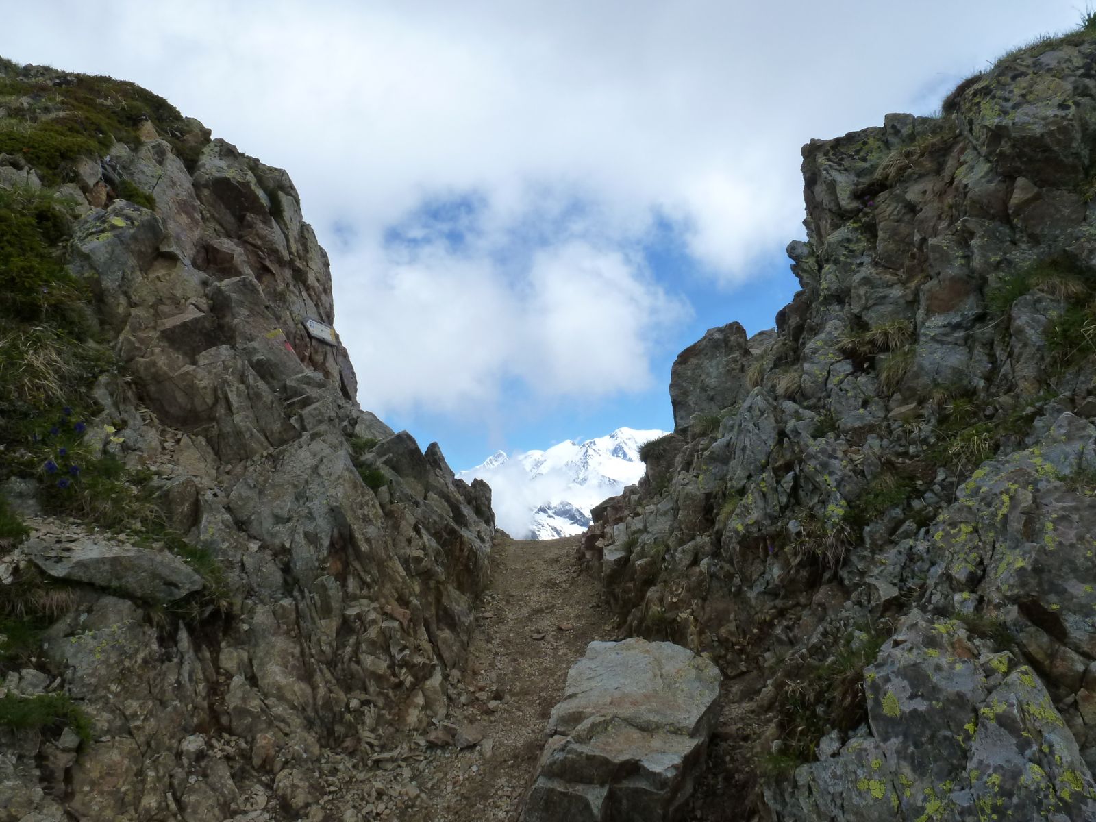 Lac Roselette (1936m) et Col de Roselette (2000m) et Le Col de la ...