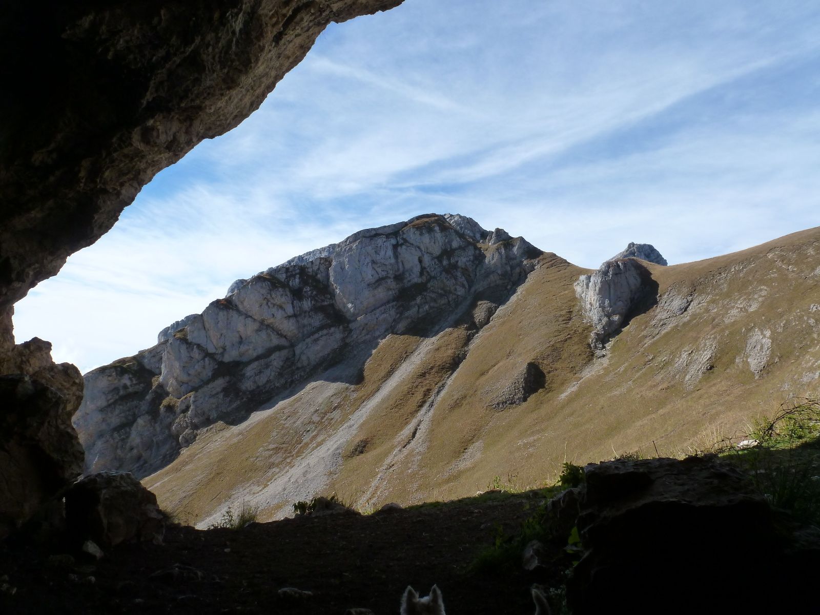Grottes de Montarquis ( 2100m) et Col de Montarquis (2013m) Grand Bargy ...