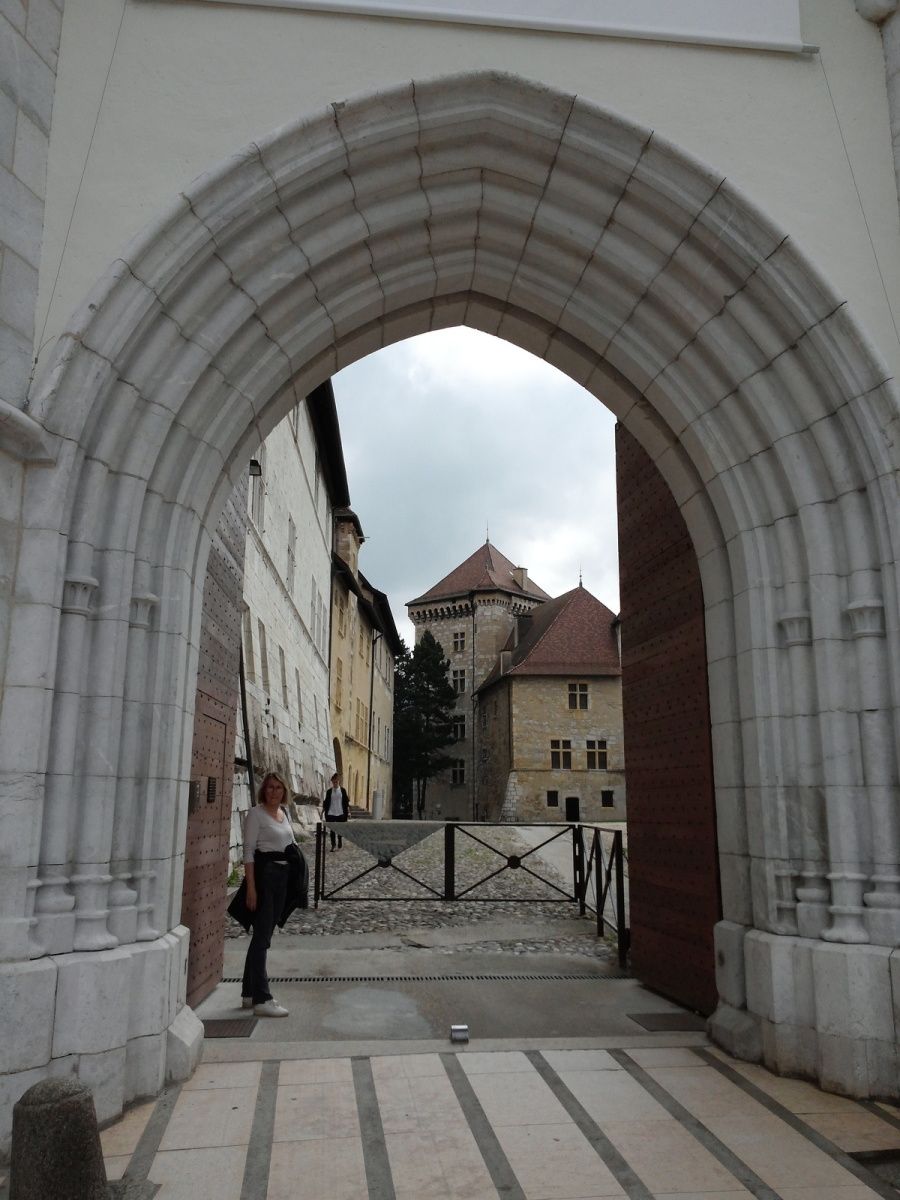 Annecy - Les Balcons du Lac - Château Menthon Saint Bernard - Cité ...
