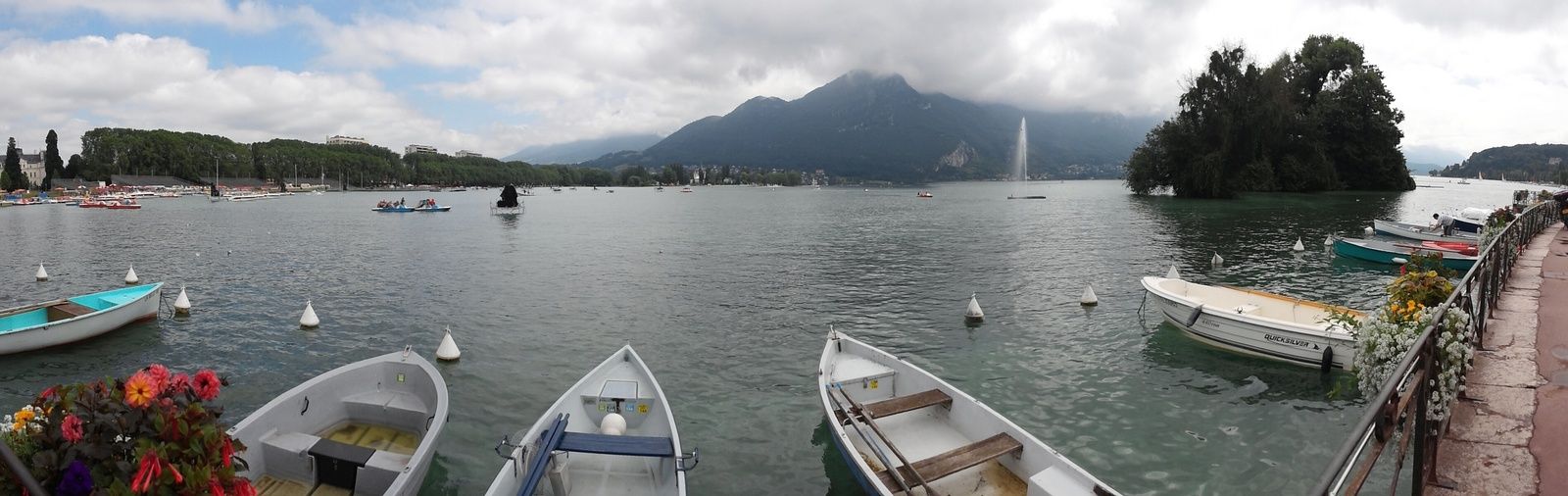 Annecy - Les Balcons du Lac - Château Menthon Saint Bernard - Cité ...