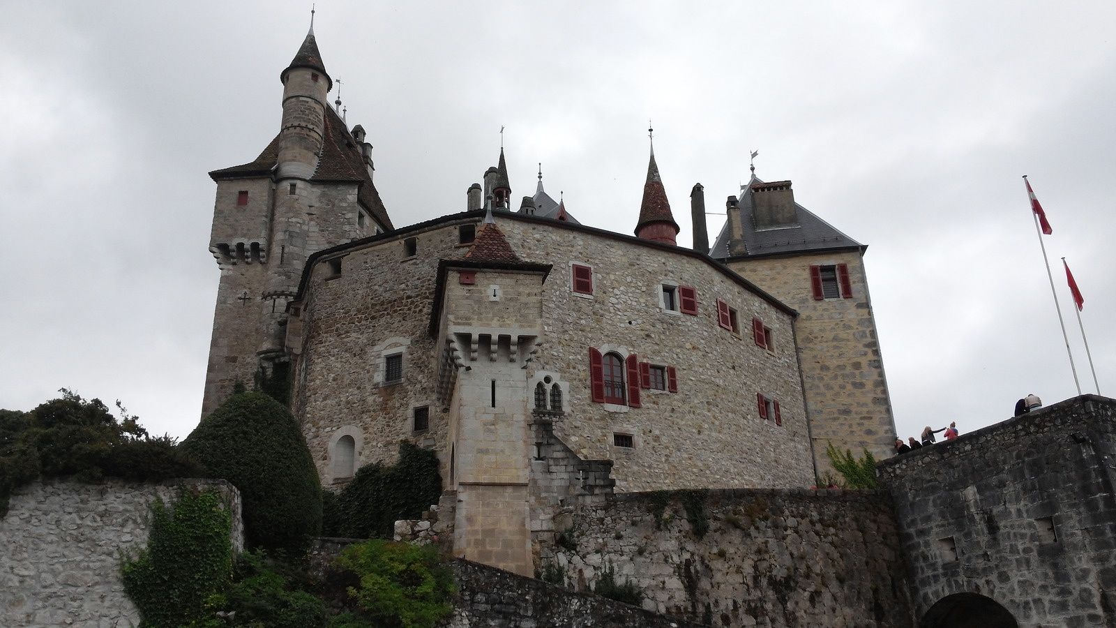 Annecy - Les Balcons du Lac - Château Menthon Saint Bernard - Cité ...