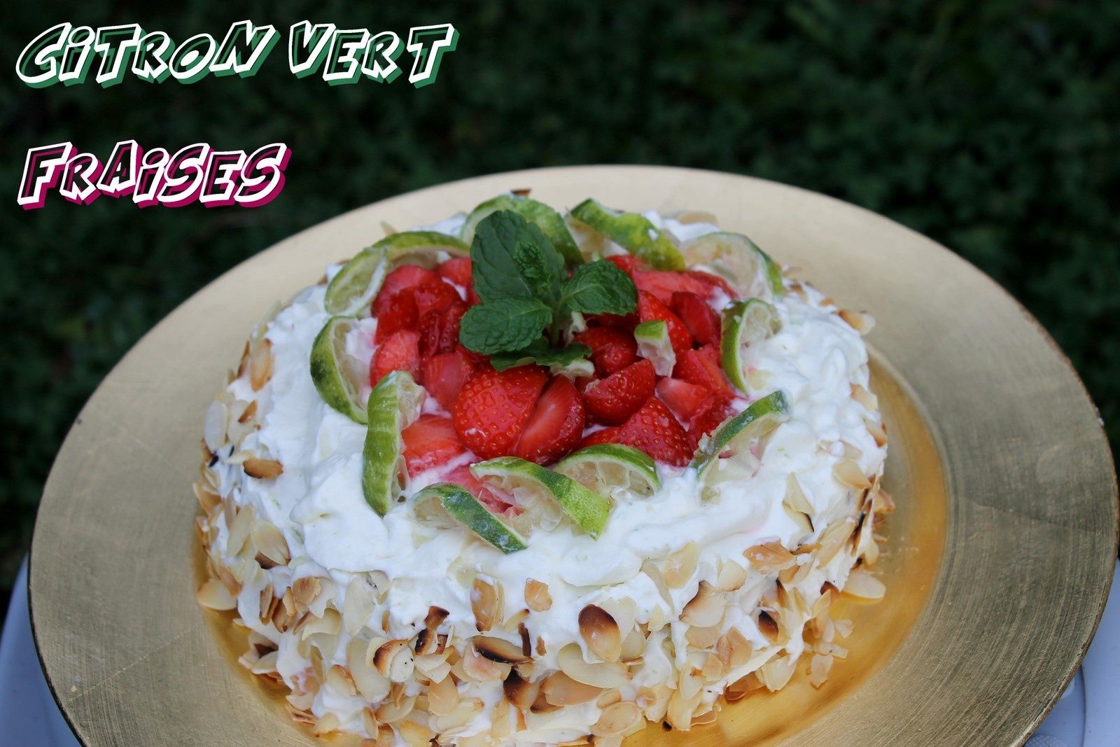 Gâteau génoise aux fraises et aux citron vert