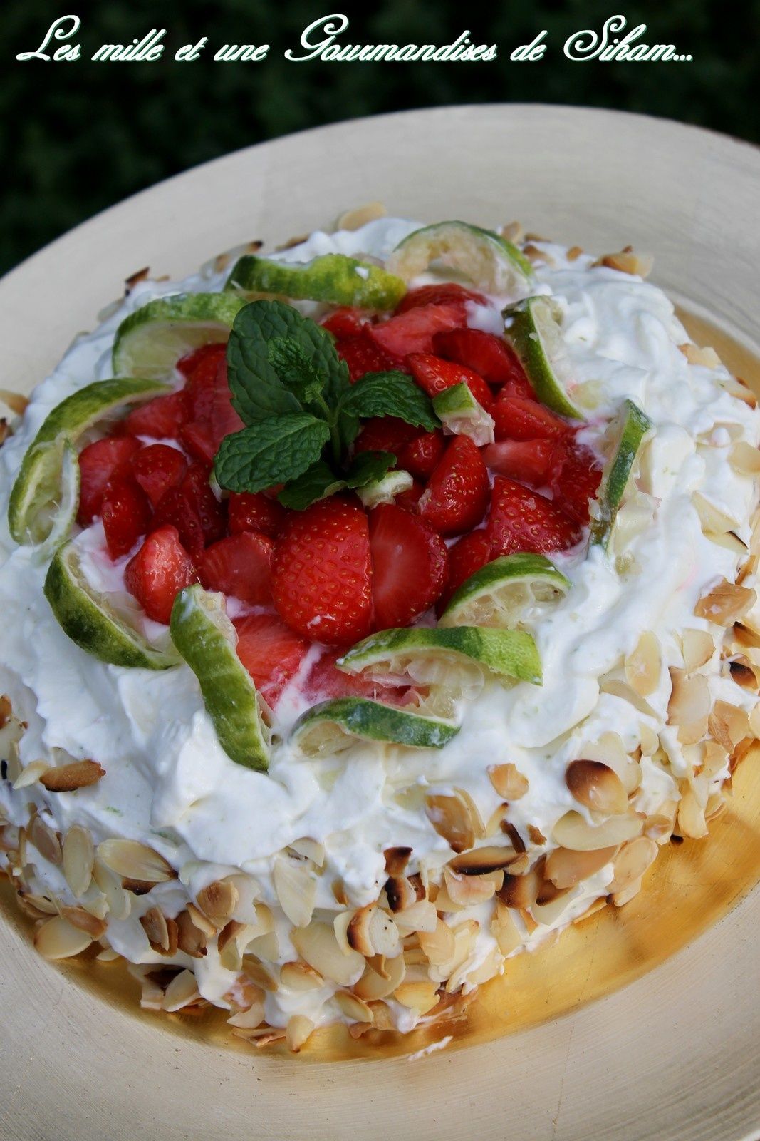 Gâteau génoise aux fraises et aux citron vert