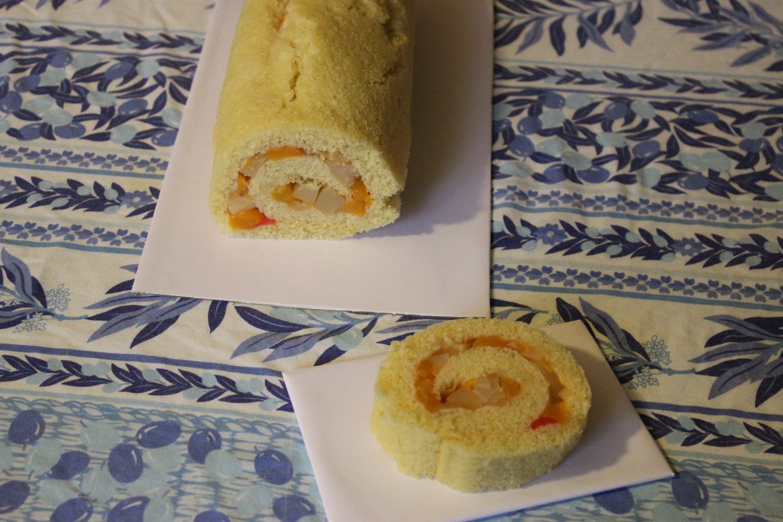 ROULE AU COCKTAIL DE FRUITS - La cuisine des délices