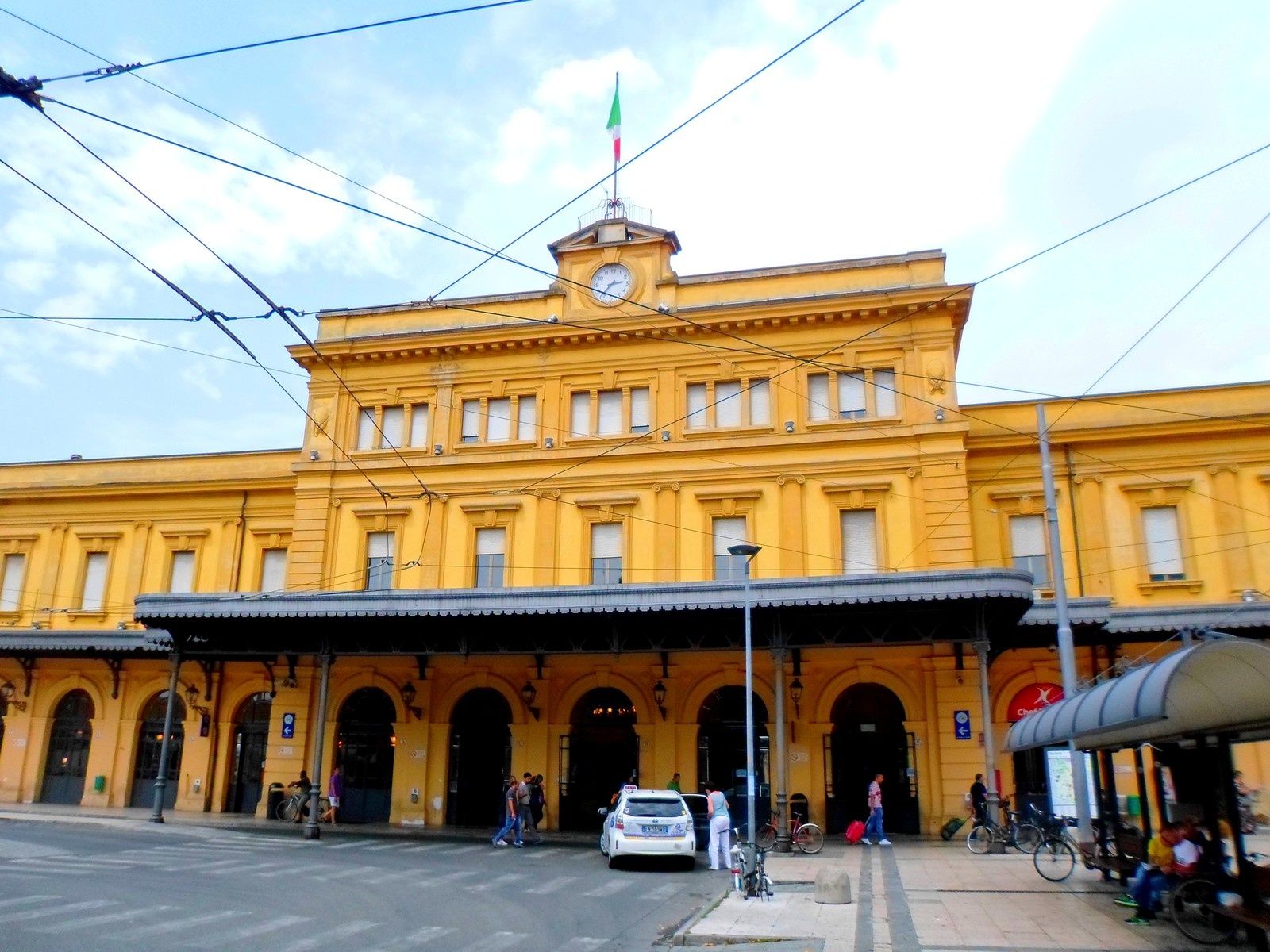 Modène, de la gare à la Piazza Grande - Les Randos de Caco