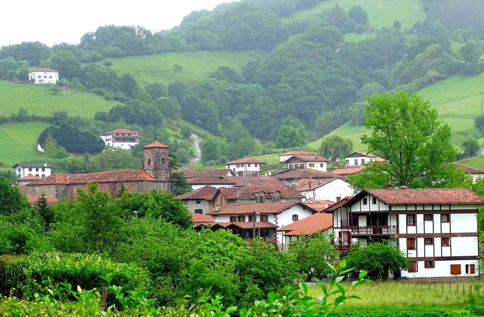 Le tour d'Etxalar par le SL NA-05, le long du Tximista - Les Randos de Caco