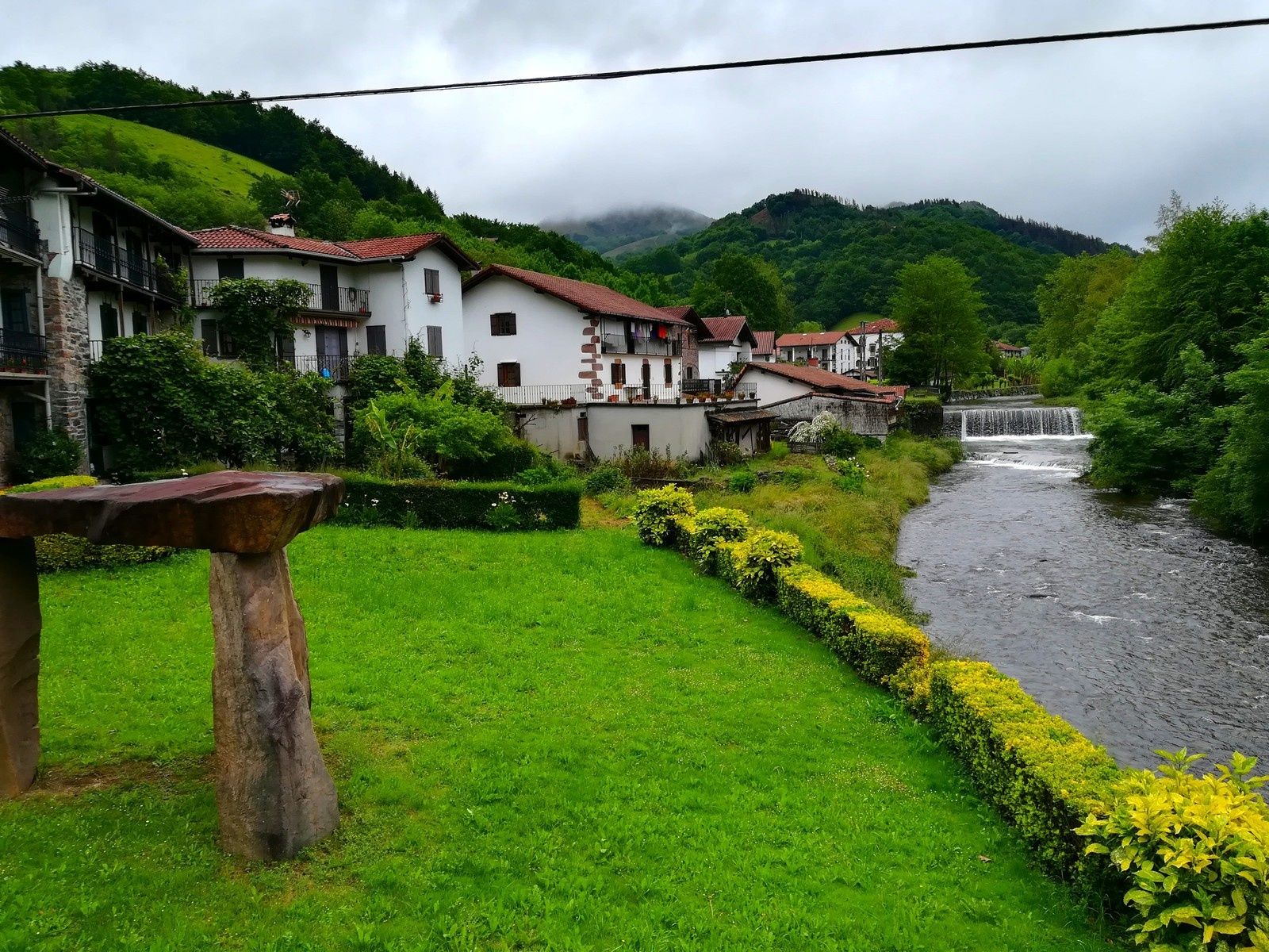 Le tour d'Etxalar par le SL NA-05, le long du Tximista - Les Randos de Caco