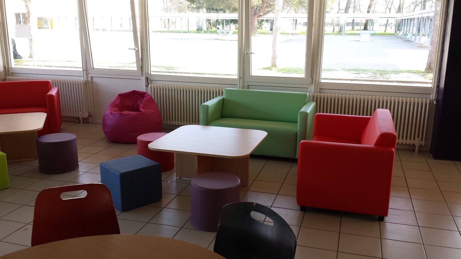 Le foyer fait peau neuve - Le webzine du collège Anatole France de ...