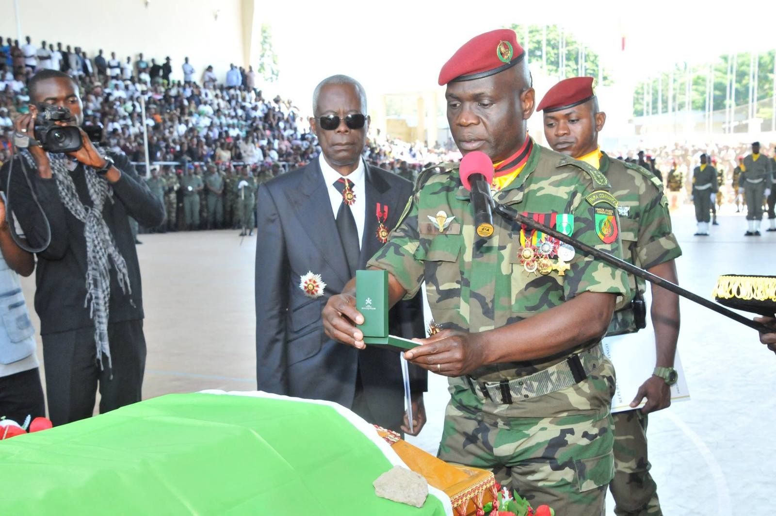 CHEF D’ETAT MAJOR DES ARMÉES _ LE GAL GUY BLANCHARD OKOÎ ENTRE LA HONTE ET LA PEUR DES ...