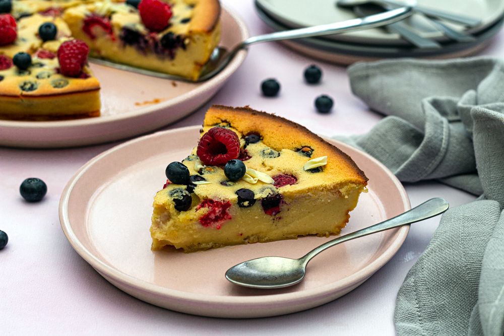 Gâteau blender aux fruits rouges et chocolat blanc - Amandine Cooking