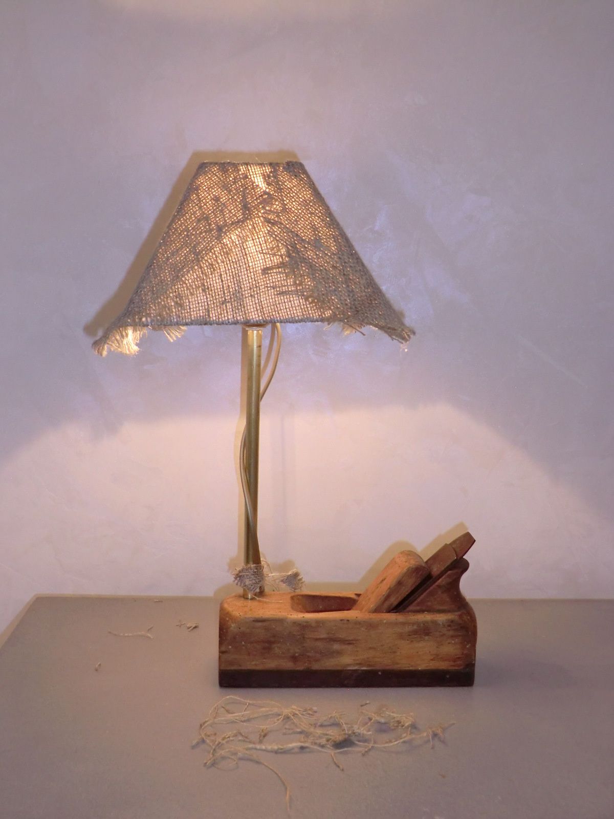 Ensemble lampe "Toile de Jute et Vieux Outils" - Les abat-jour d'illumine
