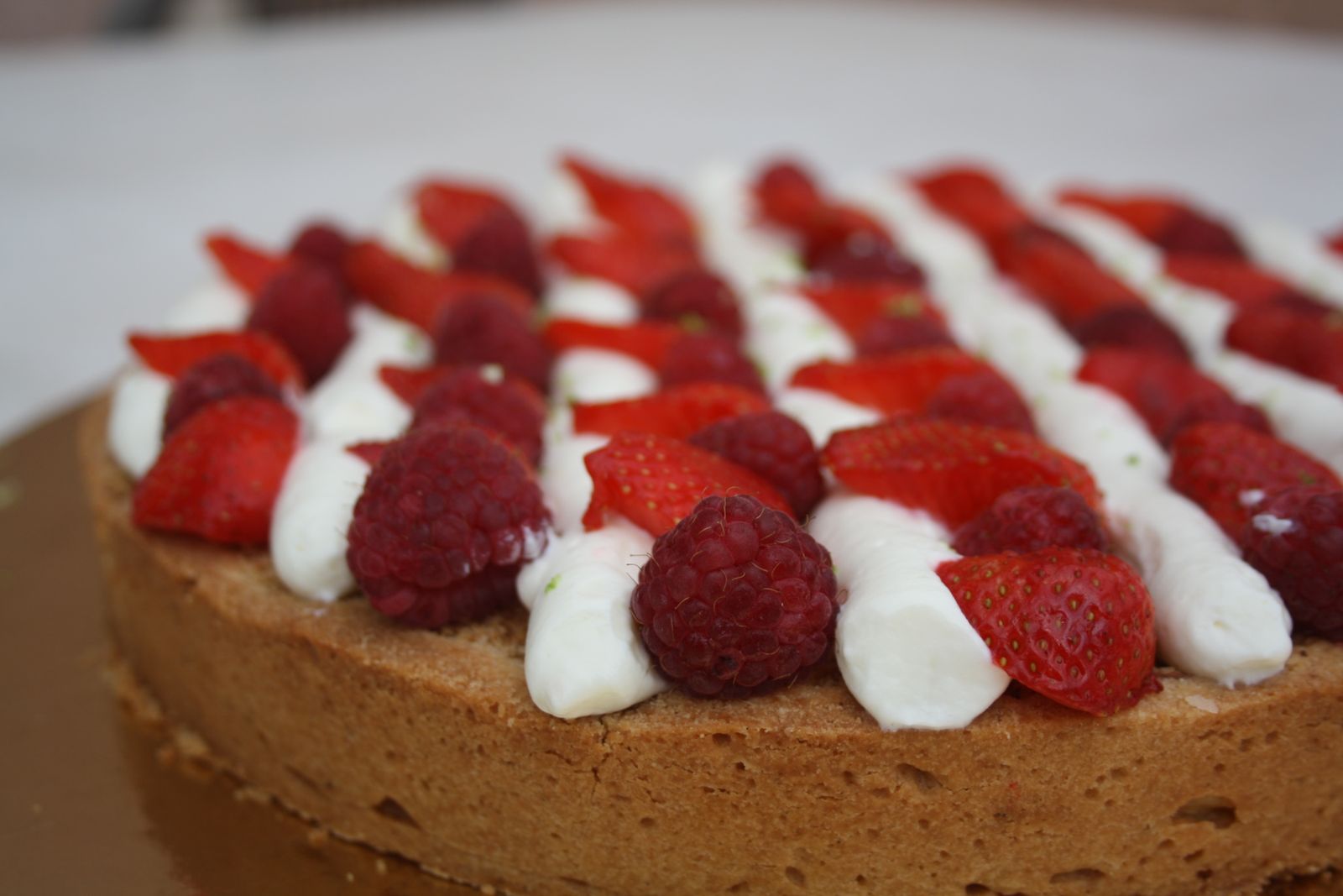 TARTE AUX FRUITS ROUGES ET CHOCOLAT BLANC - RELIGIEUSE ET TARTE CATIN