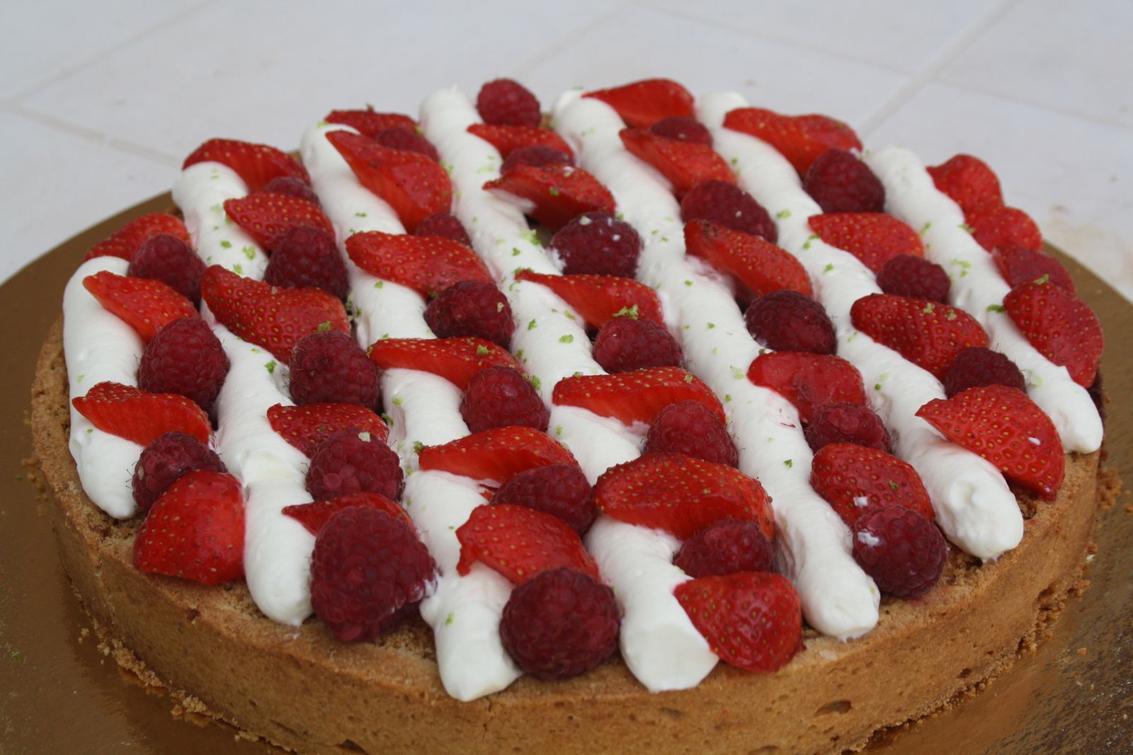 TARTE AUX FRUITS ROUGES ET CHOCOLAT BLANC - RELIGIEUSE ET TARTE CATIN