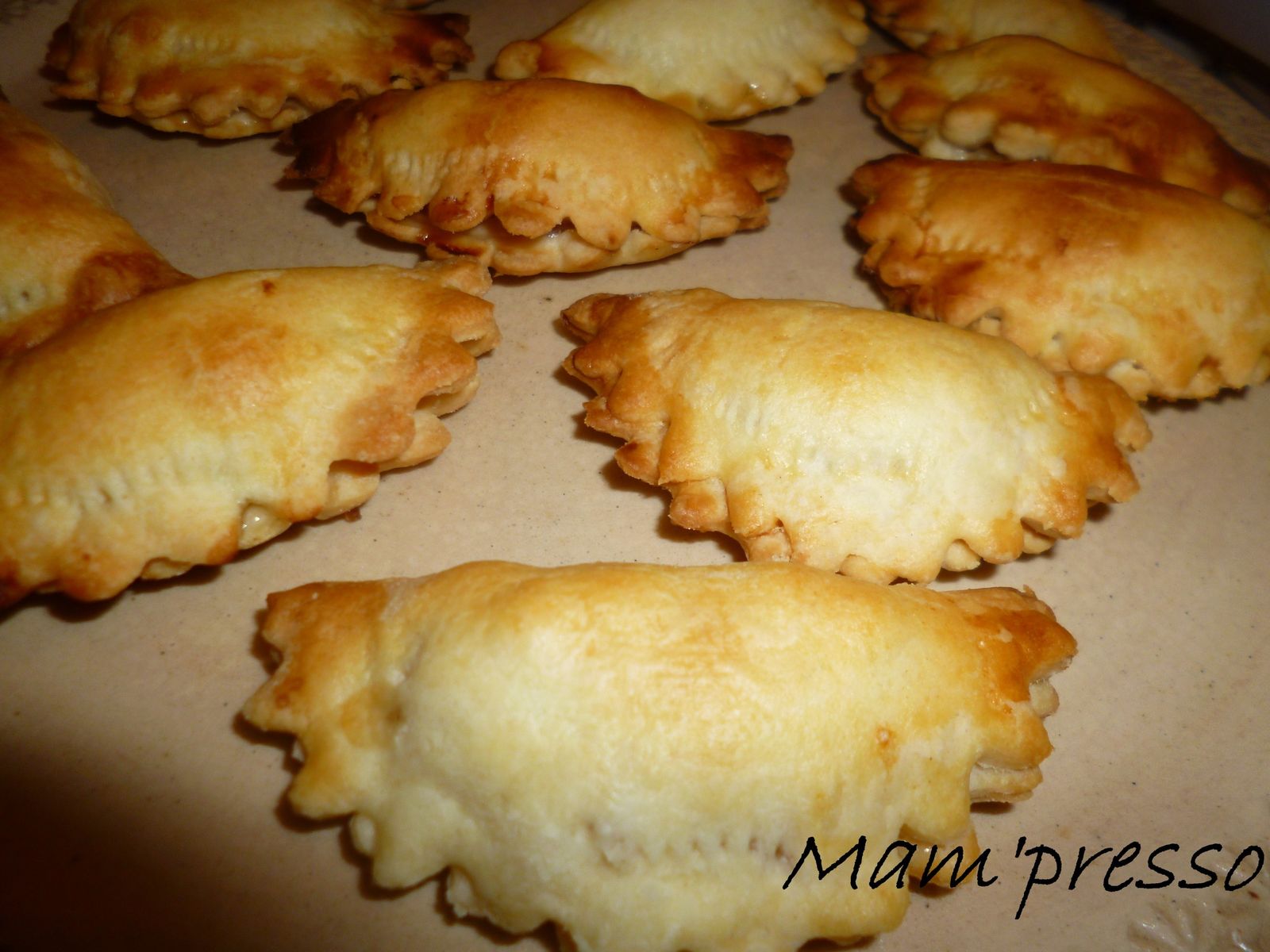 Chaussons aux pommes confites - Mampresso.over-blog.com