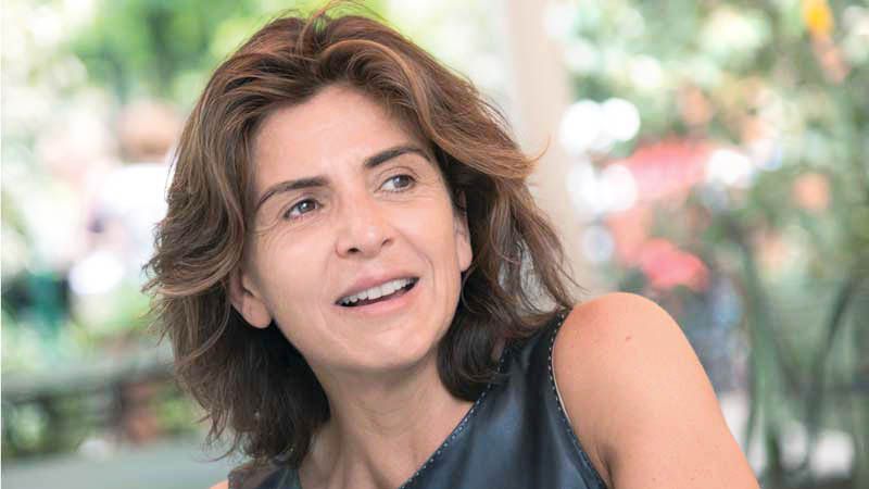 Le Tour de France d'Anne Nivat. - Réassemblages