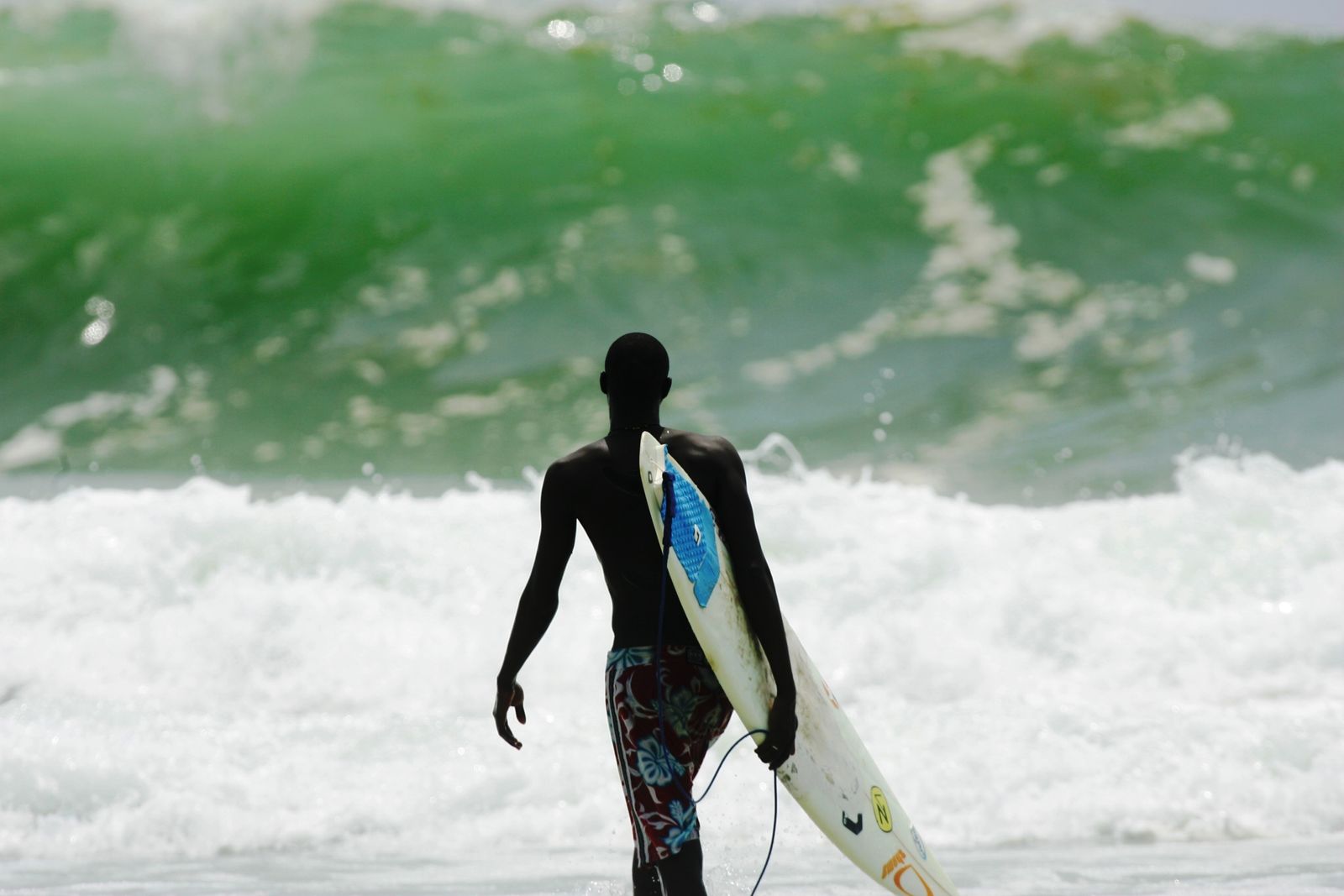 Eburny Surfing - ONG EBURNYA