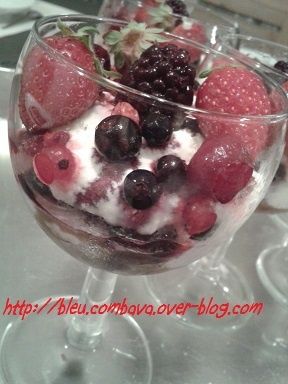 Mousse de Mascarpone Citronnée aux Fruits Rouges - Ma Cuisine Bleu Combava