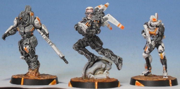 Infinity - O-12 - Omega Unit ! - Des figs sur un plateau