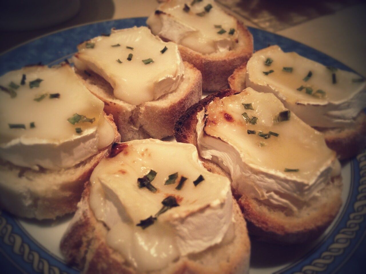 Toast de chèvre chaud au miel - Mon péché, mes gourmandises